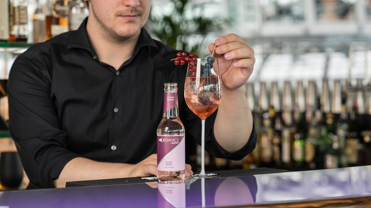 Very Berry Cocktail: Recipe | The ORGANICS by Red Bull®