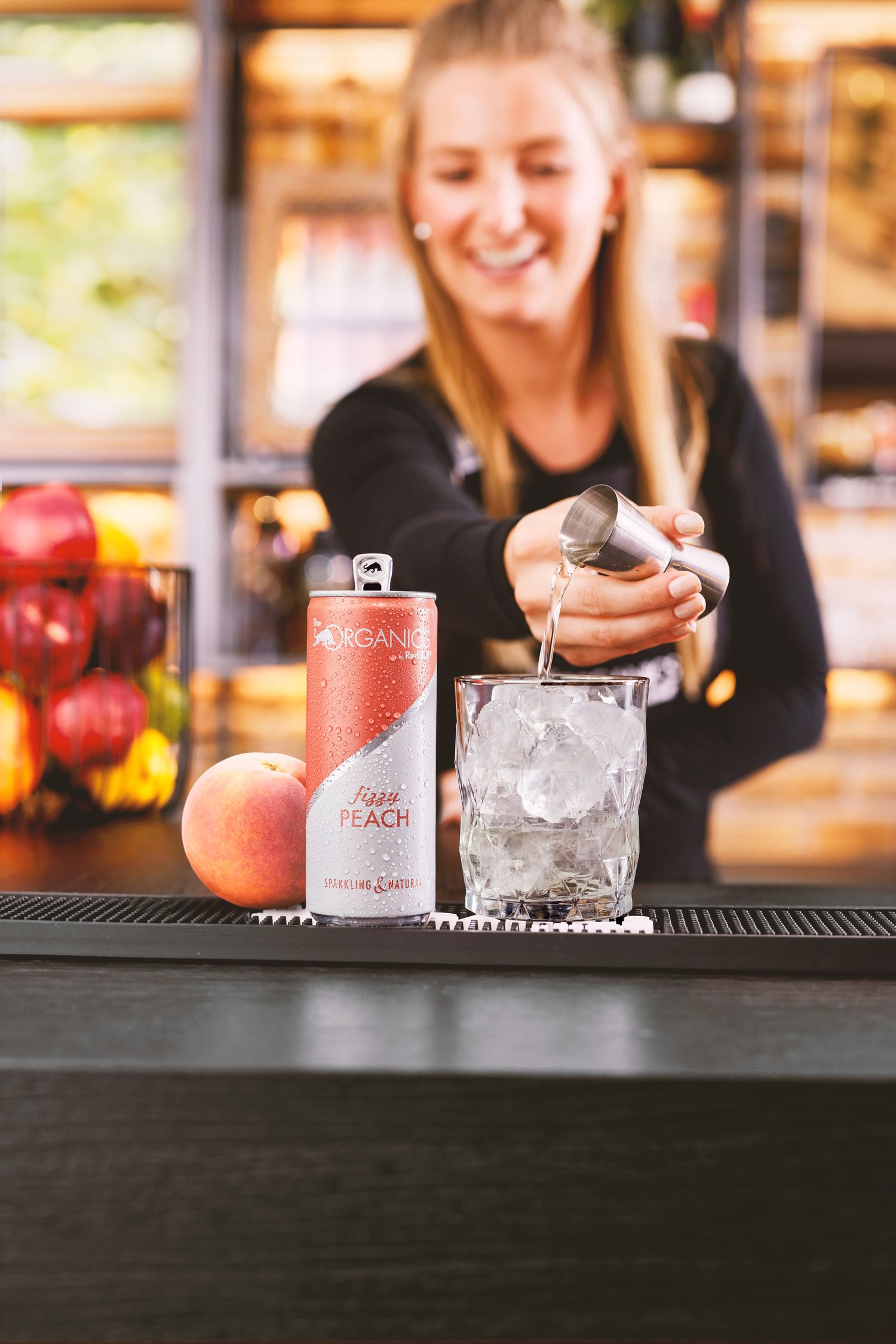 Mocktail-Rezept Fizzy Fusion – ORGANICS Fizzy Peach by Red Bull | The ...