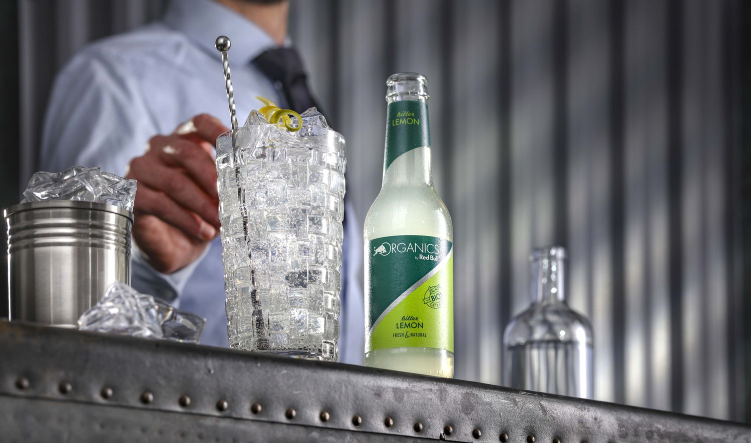 Vodka Bitter Lemon Cocktail | The ORGANICS by Red Bull®